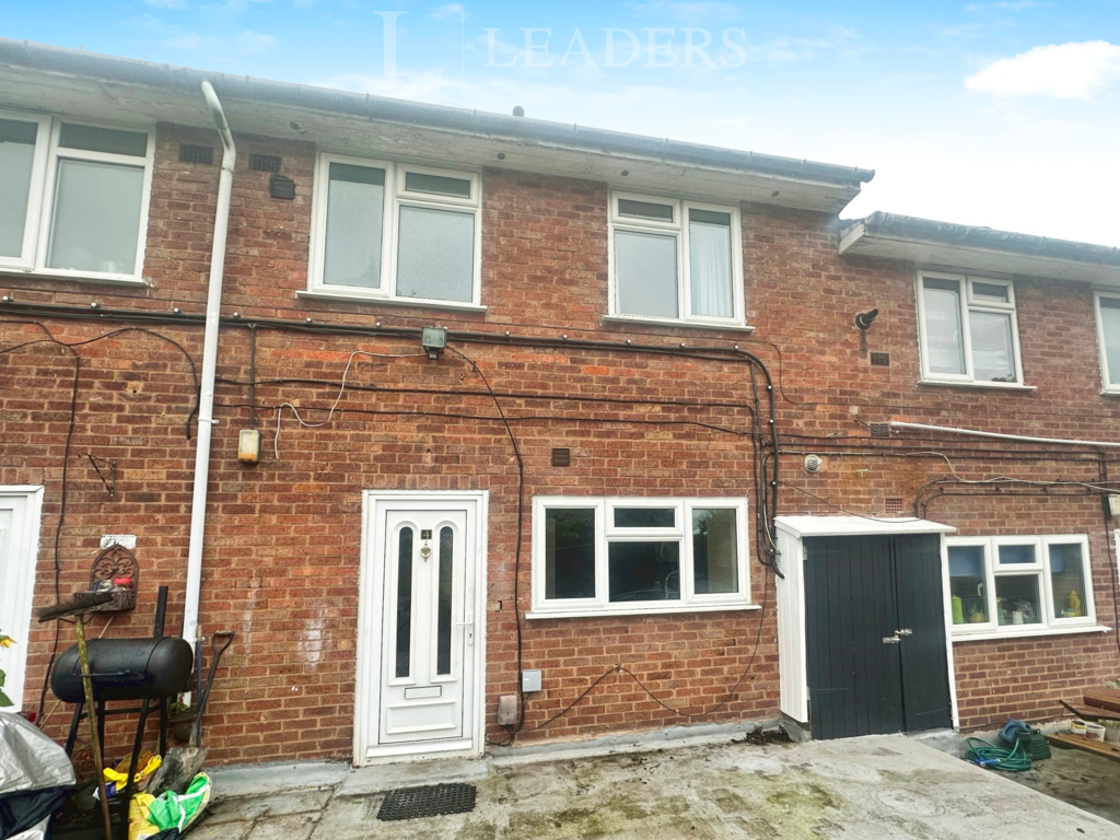 Wingate Close, B30 3 bed flat - £875 pcm (£202 pw)