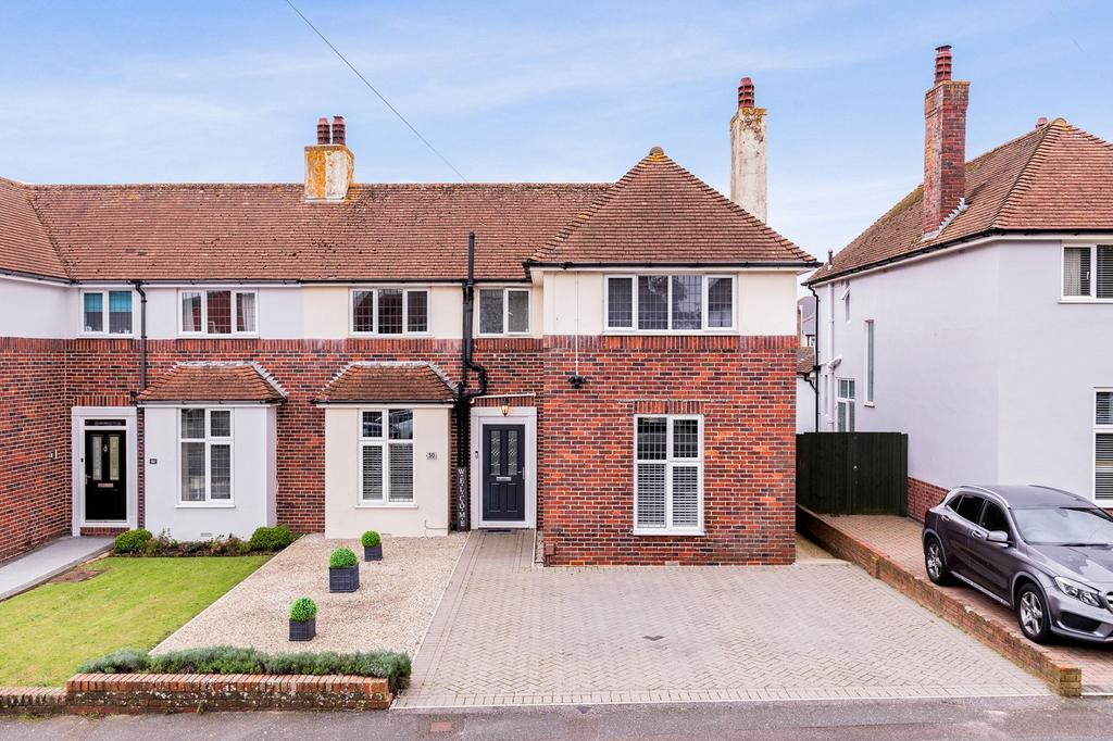 Surrenden Road, Folkestone, CT19 4 bed semi-detached house - £525,000