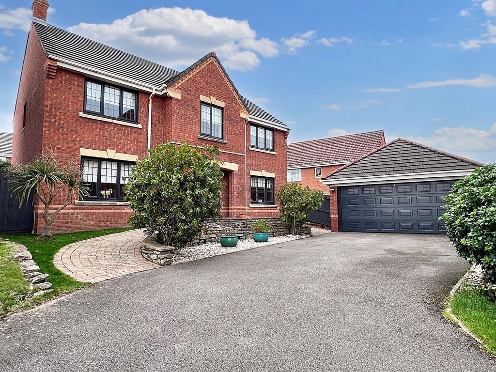 15 Heol Y Pentir, Rhoose Point CF62 3LQ 4 bed detached house - £520,000