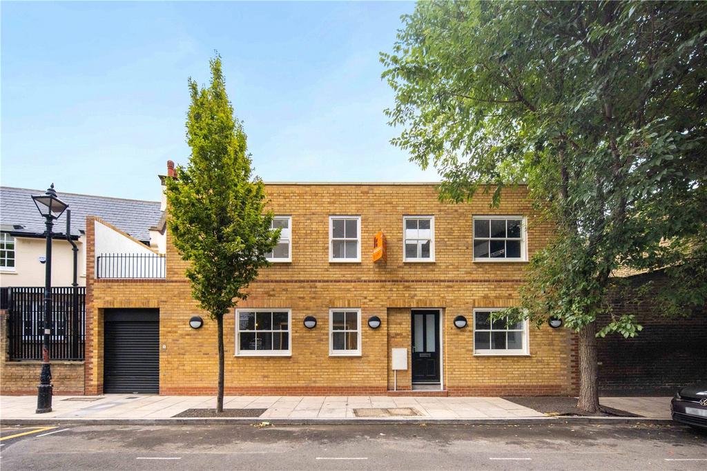 Paton Close, Bow, London, E3 2 bed detached house - £2,400 pcm (£554 pw)