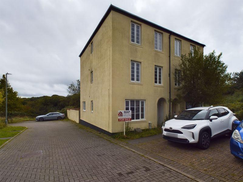 Goodern Drive, Truro - Online auction... 5 bed house for sale - £245,000