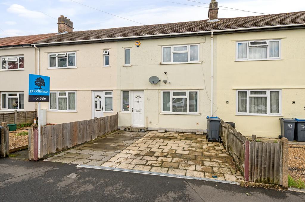 Lewis Road, Mitcham CR4 2 bed terraced house - £425,000