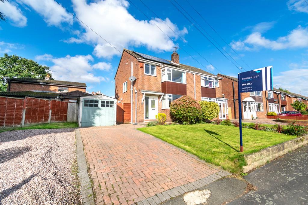 Sutton Lane, Middlewich 3 bed semi-detached house - £195,000