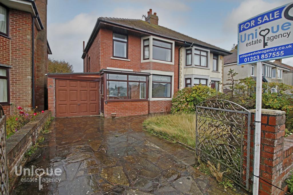 Kings Walk, Thornton-Cleveleys, FY5 3 bed semi-detached house - £165,000
