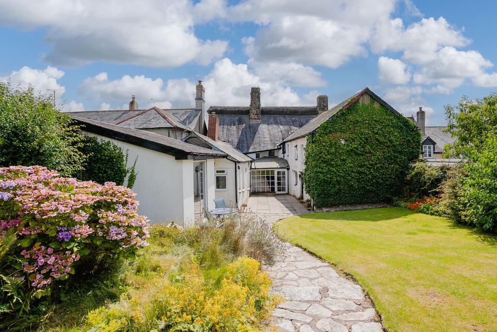 The Square, Winkleigh, EX19 4 bed character property for sale - £650,000