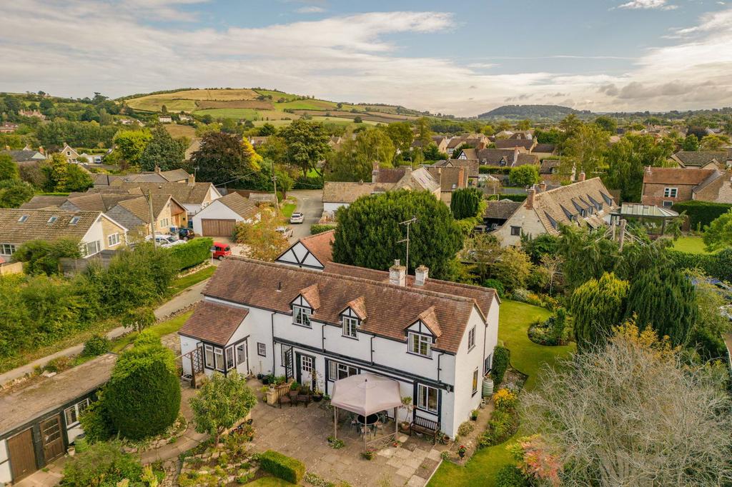 Shutter Lane, Cheltenham GL52 4 bed detached house - £700,000