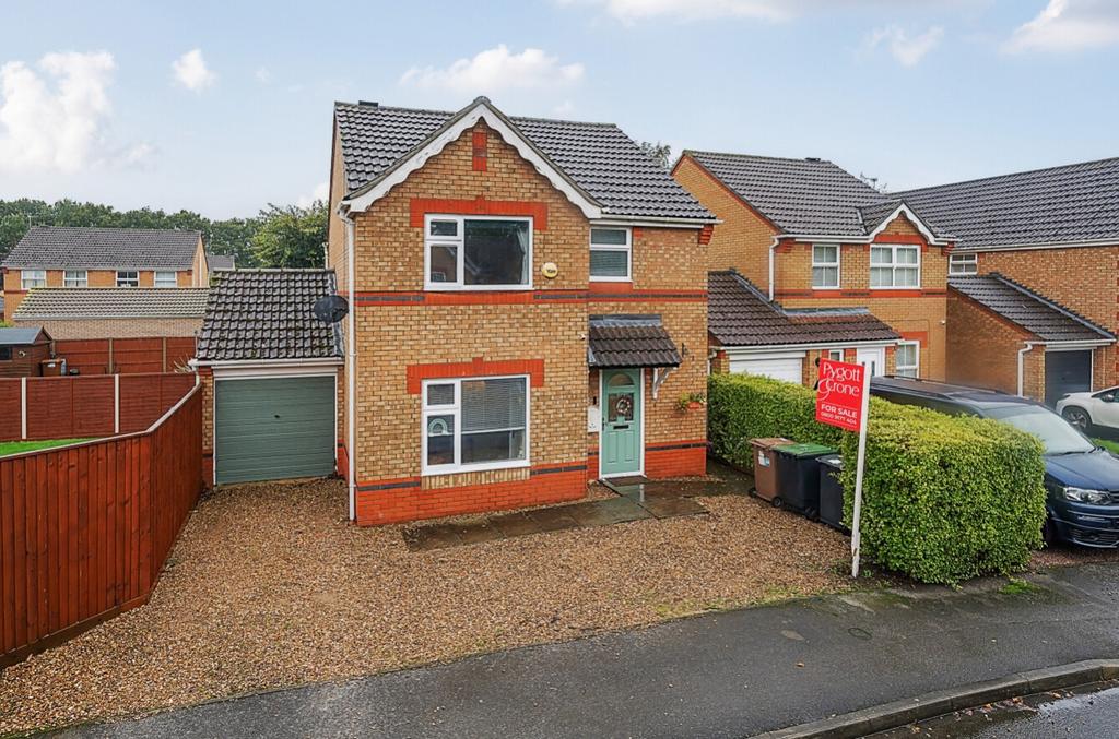 Fox Covert, South Hykeham, Lincoln... 3 bed detached house - £295,000