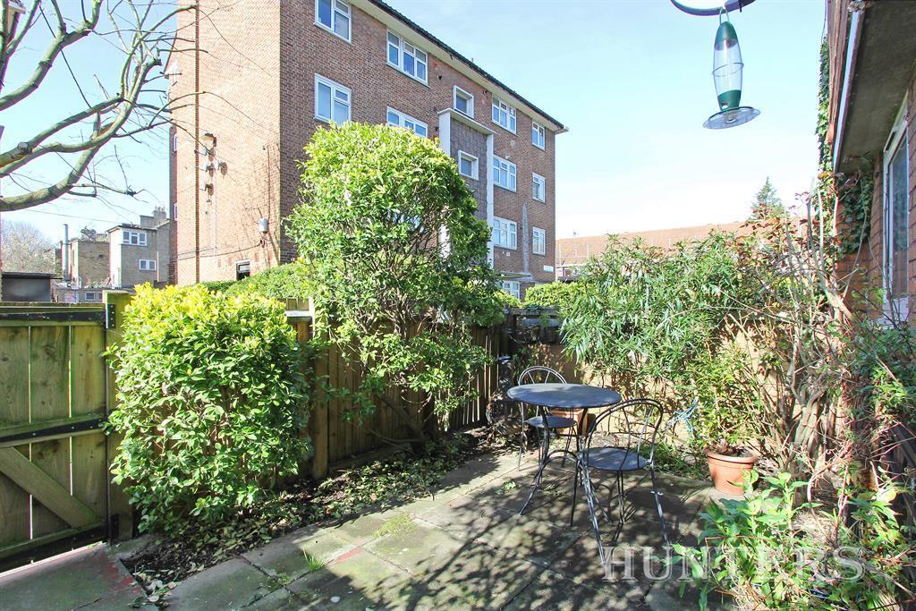 Manor Place, London, SE17 3JP 1 bed flat - £1,700 pcm (£392 pw)