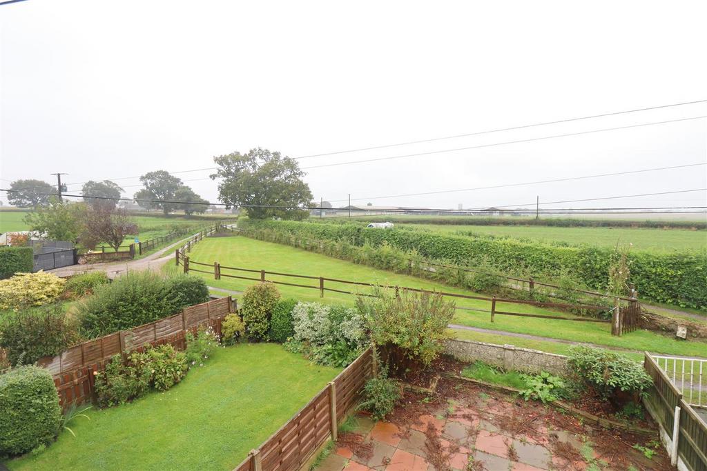 Jubilee Villas, Hassall, Sandbach 3 bed terraced house - £875 pcm (£202 pw)