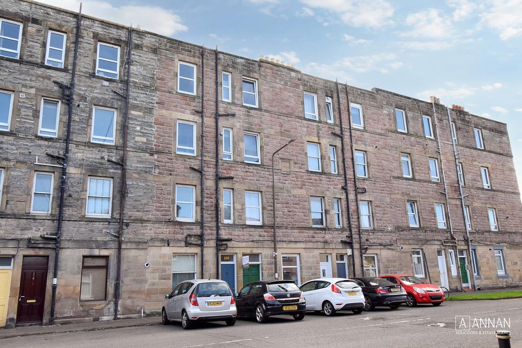 182L New Street, Musselburgh, EH21 6BZ 1 bed flat - £140,000