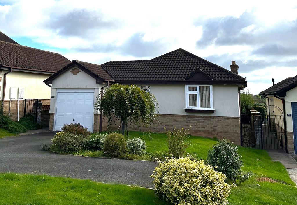 Brixington Lane, Exmouth EX8 3 bed flat - £400,000