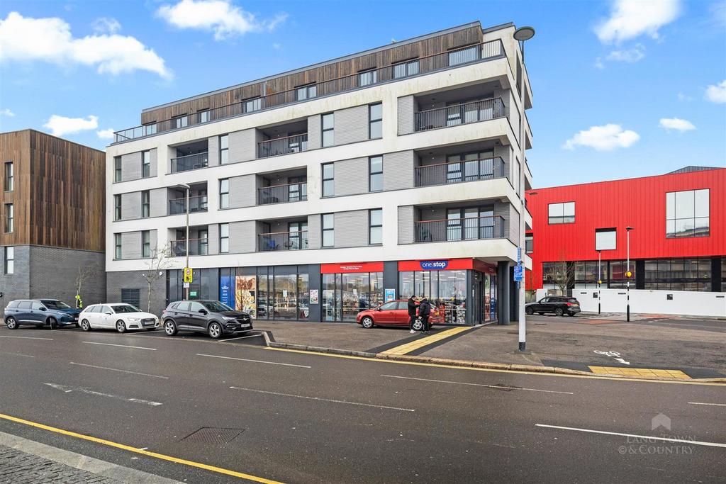 Millbay Road, Plymouth PL1 2 bed apartment - £1,100 pcm (£254 pw)