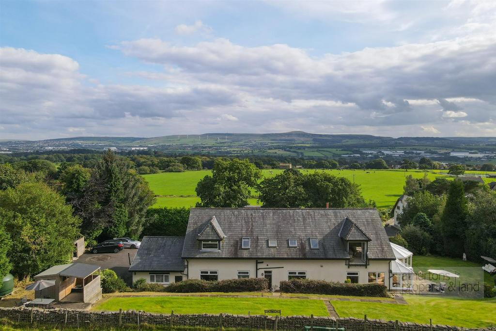 Whins Lane, Simonstone, Ribble Valley 5 bed detached house - £950,000