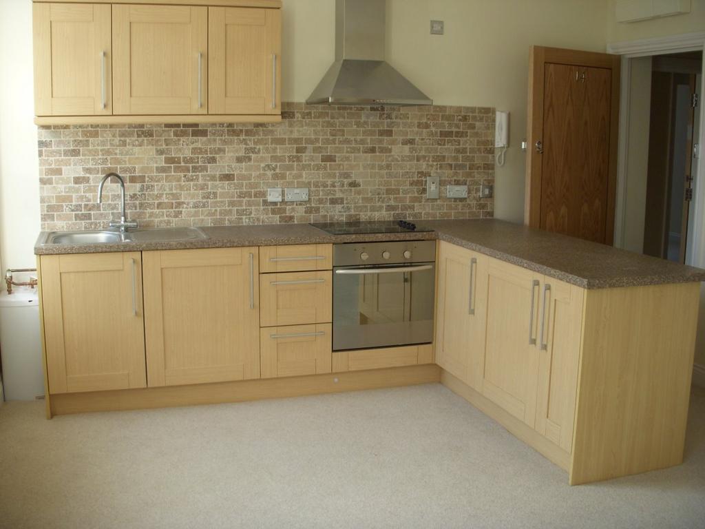 High Street, Lutterworth LE17 1 bed apartment - £625 pcm (£144 pw)