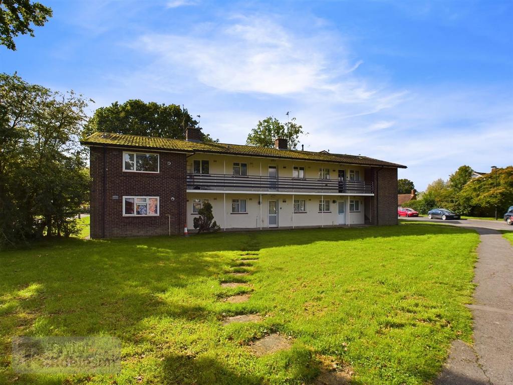 Northgate, Crawley 2 bed flat - £230,000