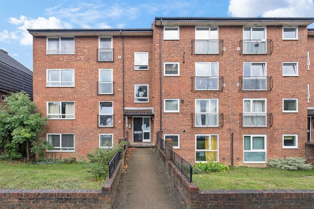 Berrylands, Surbiton KT5 2 bed apartment - £1,595 pcm (£368 pw)