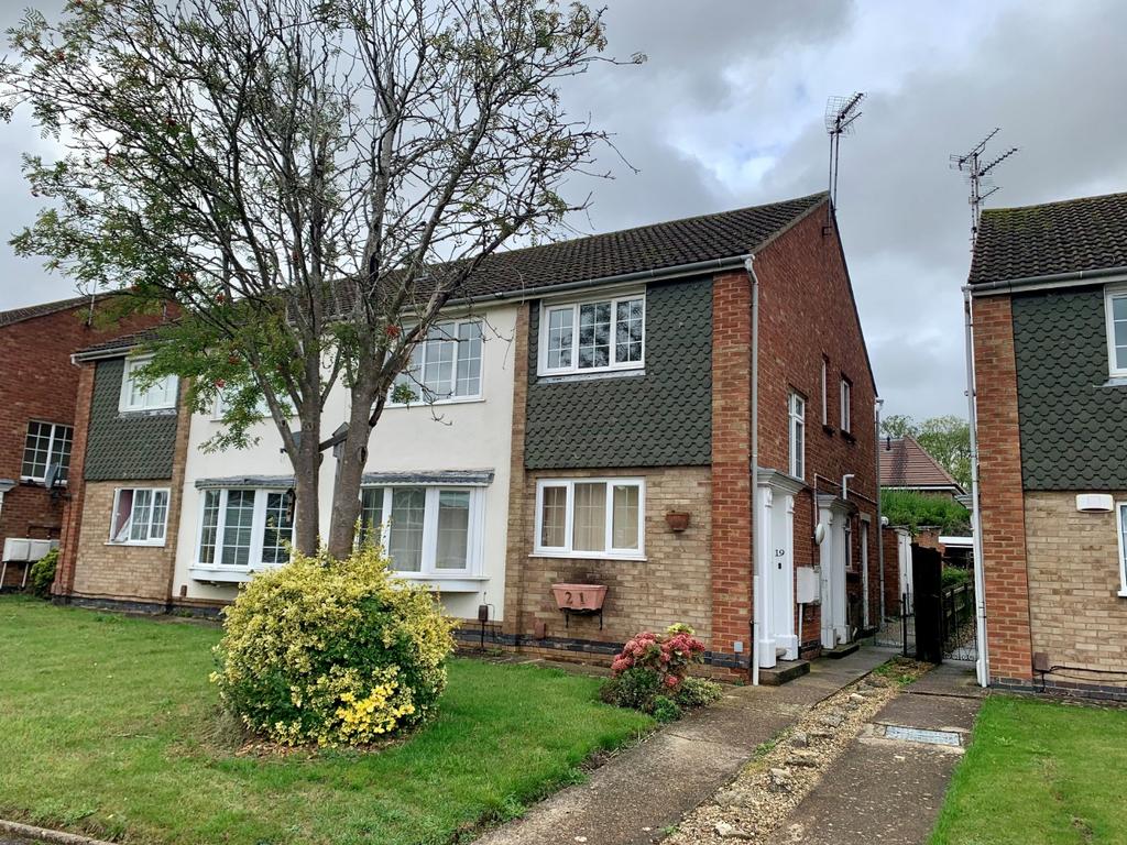 Malpas Drive, Duston, Northampton... 2 bed maisonette - £180,000