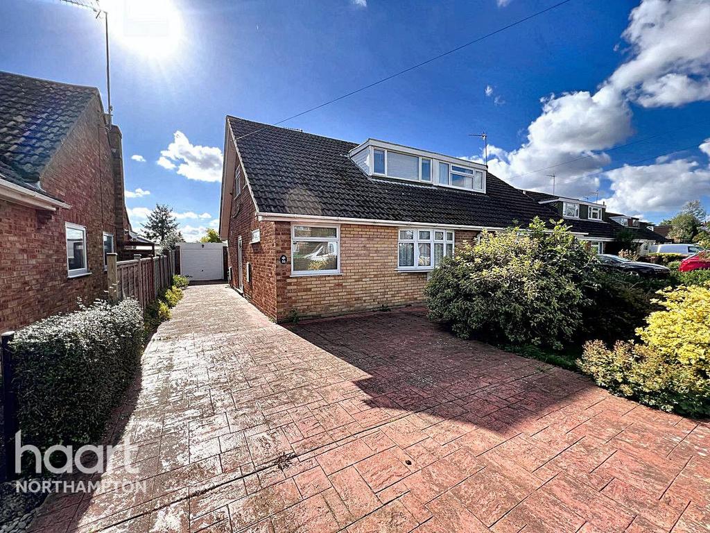 Manor Close, Harpole 3 bed semi-detached house - £270,000
