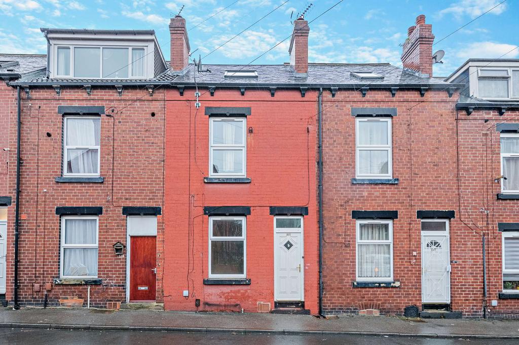 Wickham Street, Leeds, LS11 4 bed terraced house - £157,000