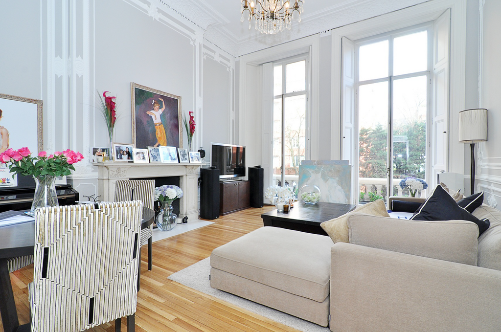 11 Palace Gate, London W8 2 bed flat - £5,850 pcm (£1,350 pw)
