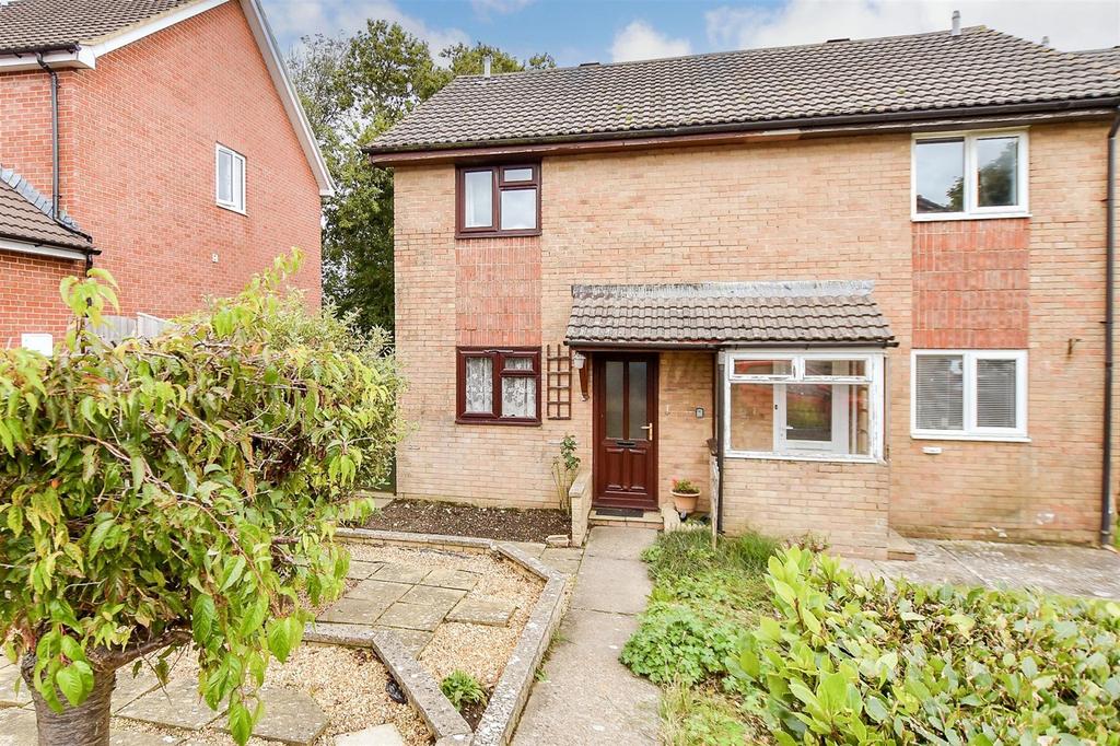 Alvington Manor View, Newport, Isle... 2 bed semi-detached house - £175,000
