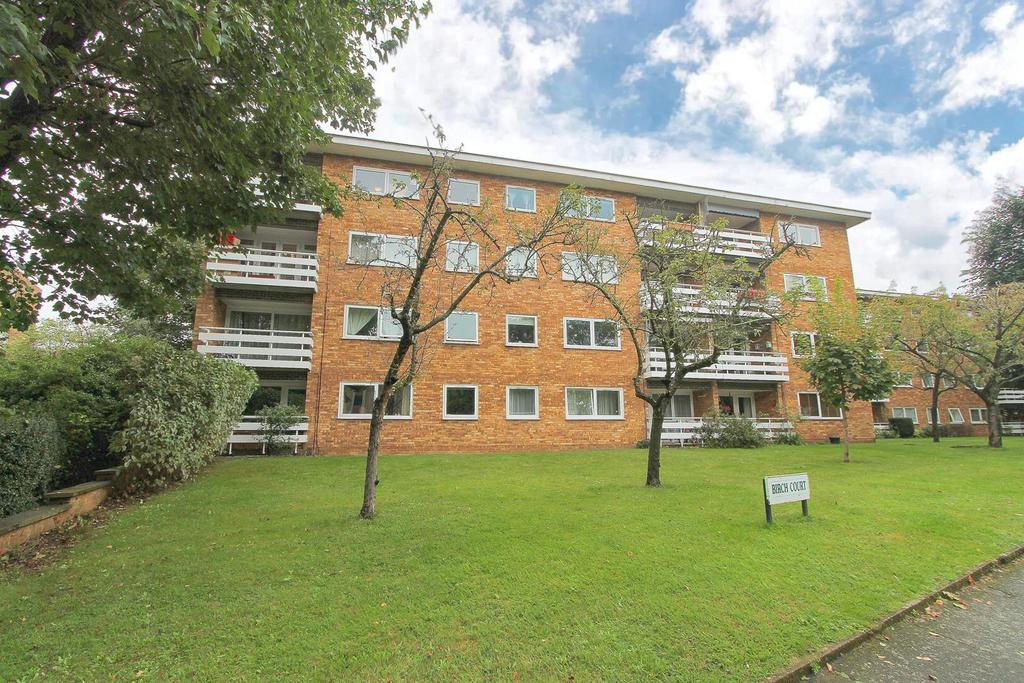 Maldon Road, Wallington SM6 2 bed flat - £300,000