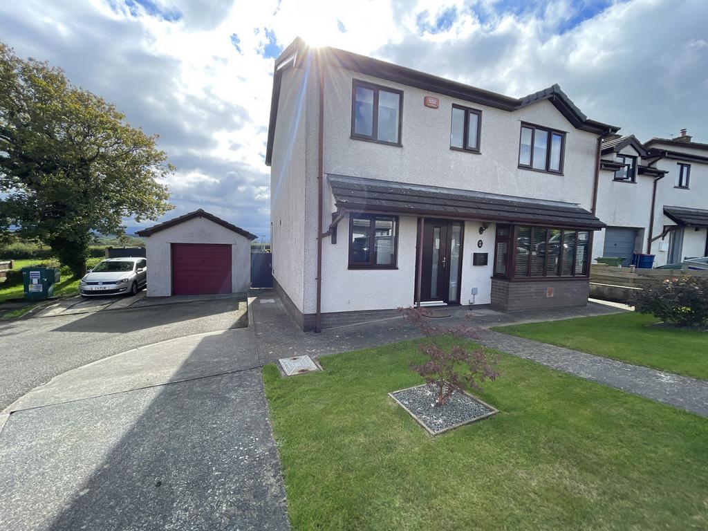 Maes Derwydd, Llangefni, LL77 4 bed detached house - £389,950