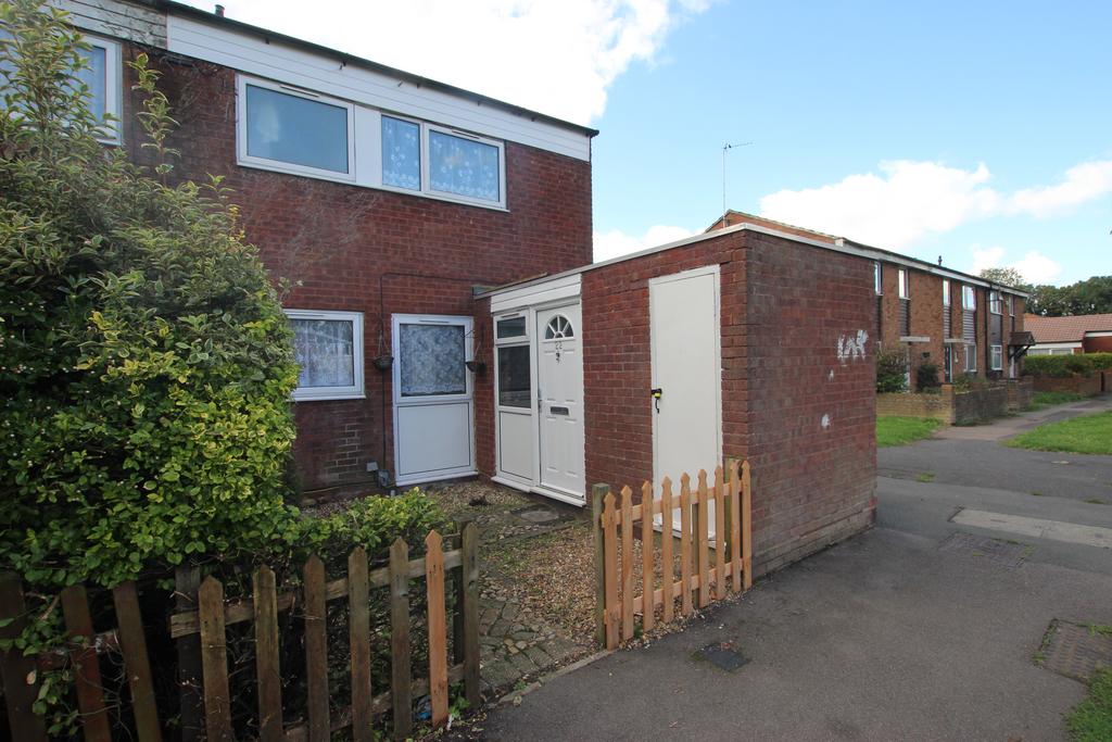 Dunstable LU5 3 bed end of terrace house - £1,395 pcm (£322 pw)
