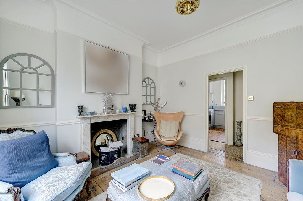 Ebury Street, London, SW1W 2 bed flat - £4,117 pcm (£950 pw)