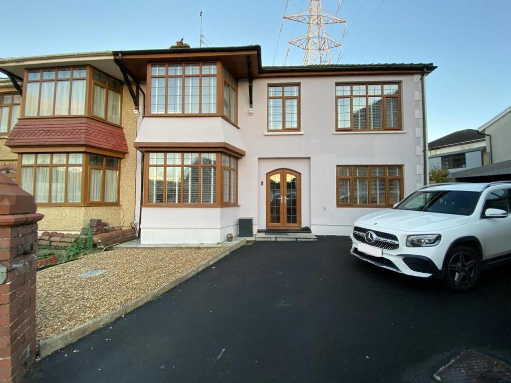 Pen Yr Heol Drive, Llanelli 5 bed semi-detached house - £295,995