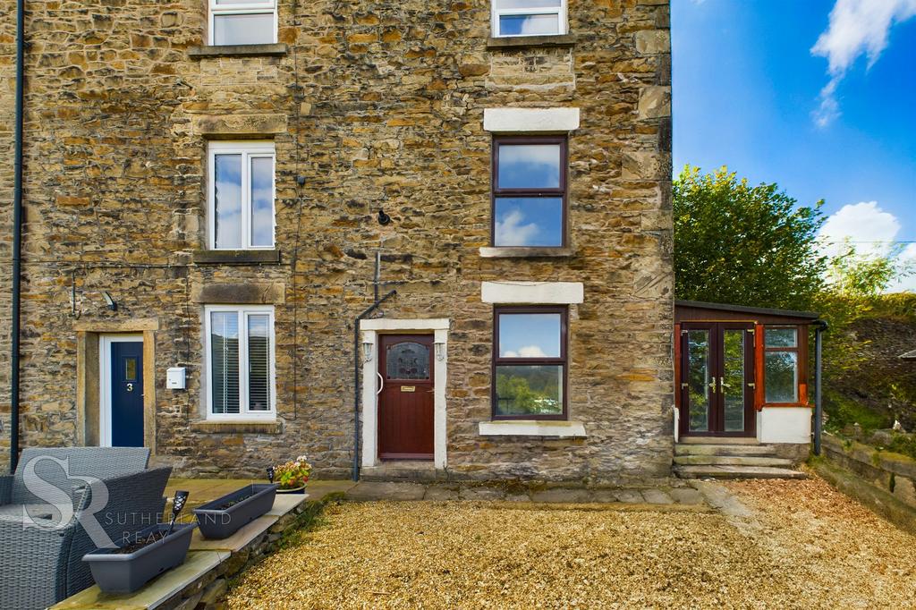 Ravens Leach, Birch Vale, SK22 2 bed end of terrace house - £165,000