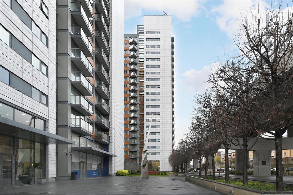 Proton Tower, Canary Wharf, E14 1 bed apartment - £1,800 pcm (£415 pw)