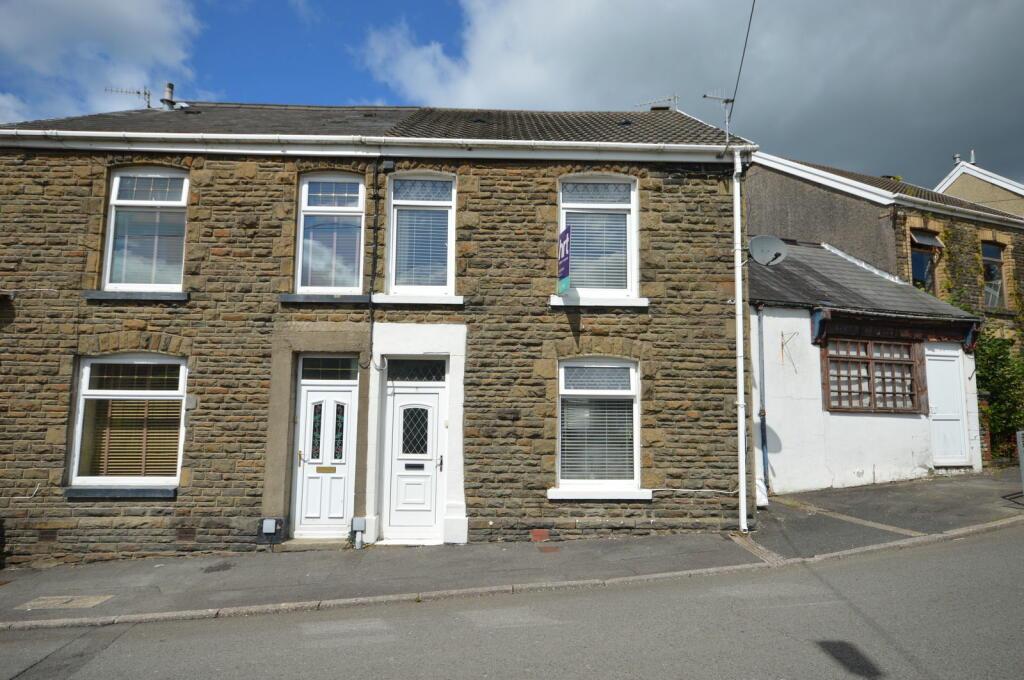 Tonclwyda, Clyne, Neath, SA11 2 bed terraced house - £142,000