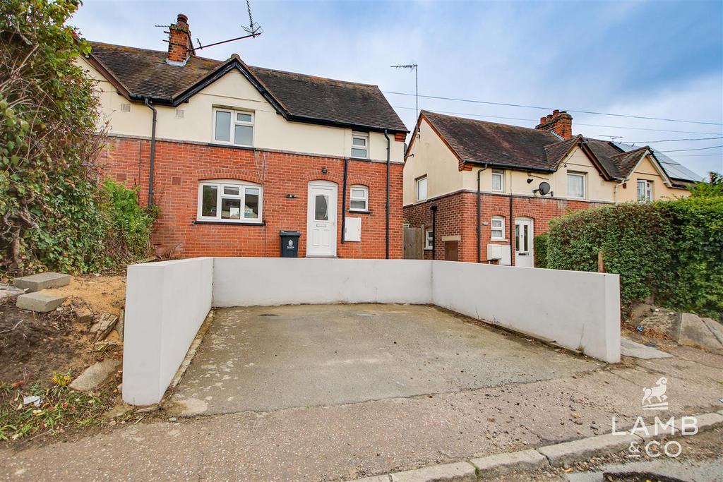 Spring Road, Clacton-On-Sea CO16 3 bed semi-detached house - £250,000