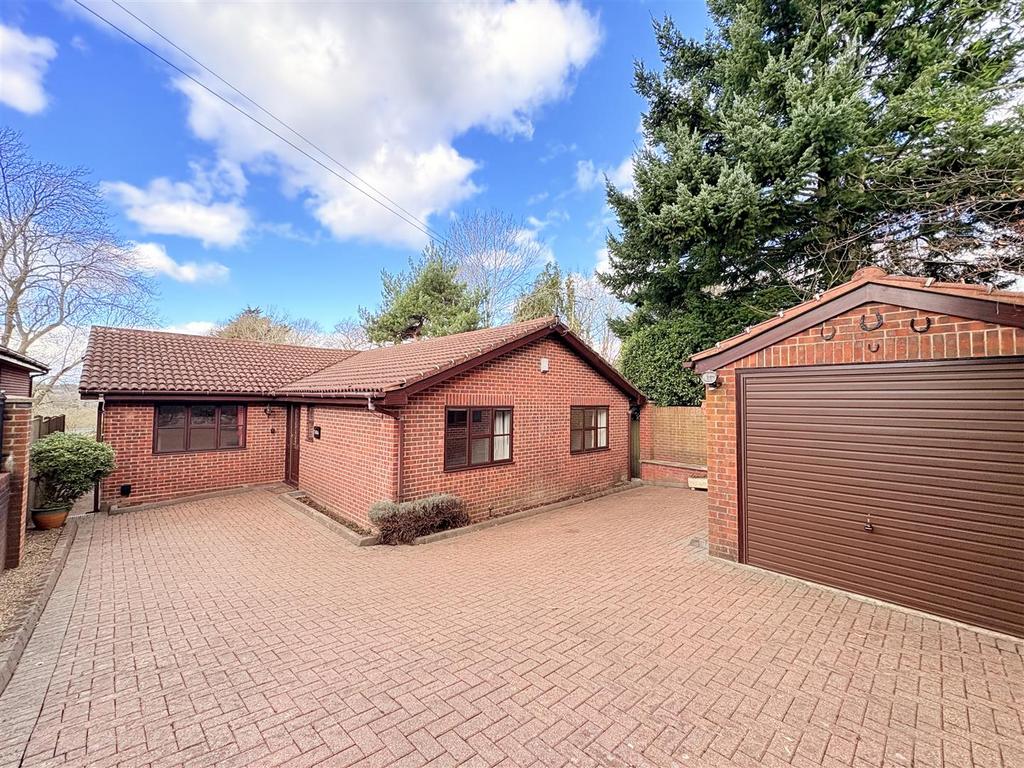 Mount Drive, Fareham PO15 3 bed detached bungalow - £430,000