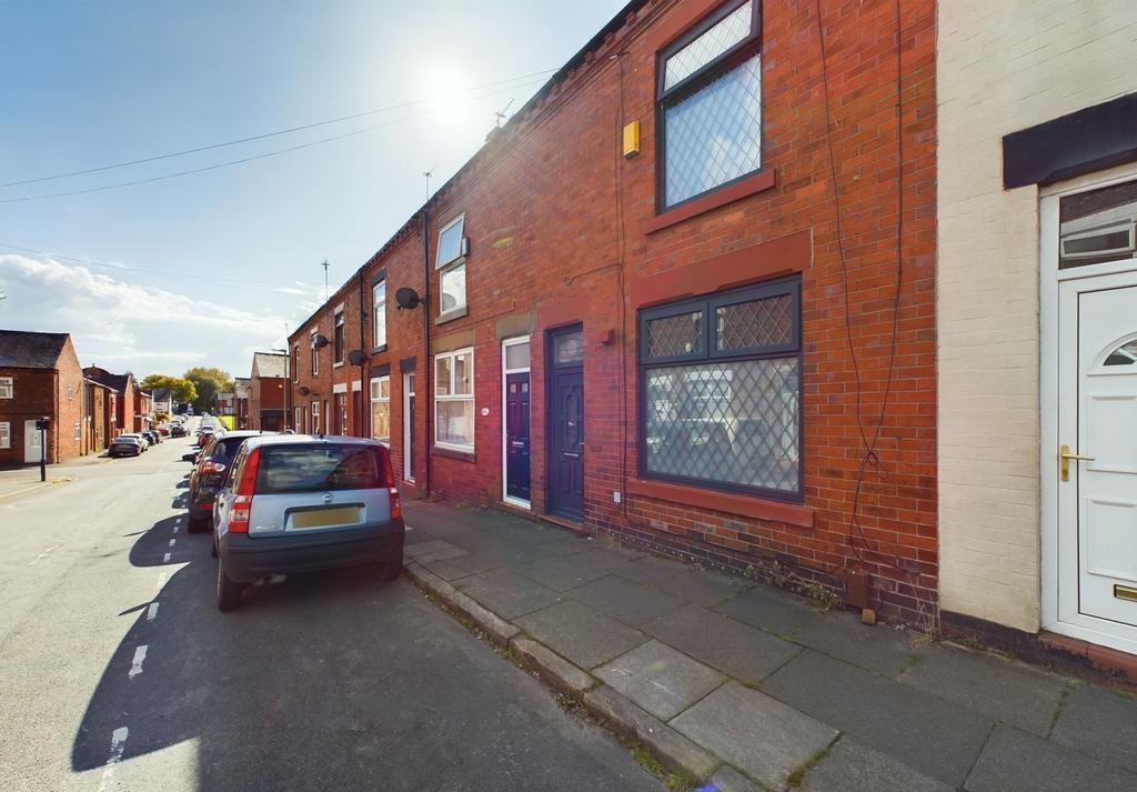 Morley Street, Manchester M46 2 bed terraced house - £825 pcm (£190 pw)