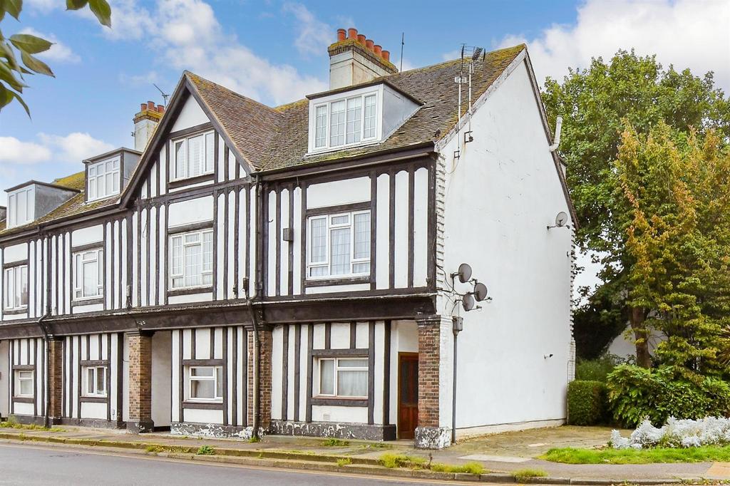 Canterbury Road, Whitstable, Kent 1 bed flat - £170,000