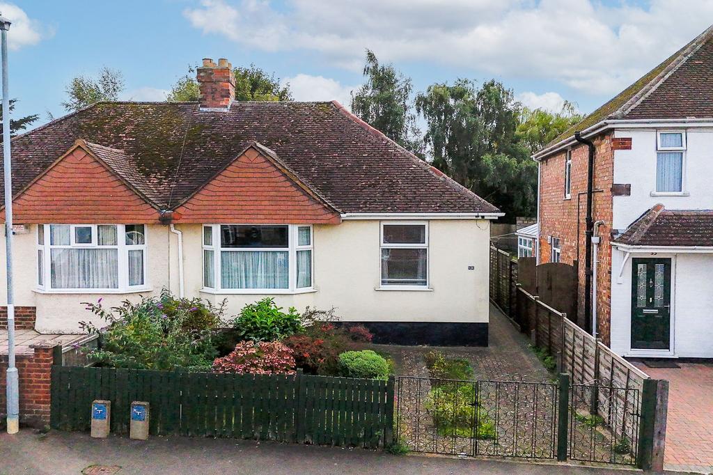 Bryant Road, Kettering NN15 2 bed semi-detached bungalow - £200,000
