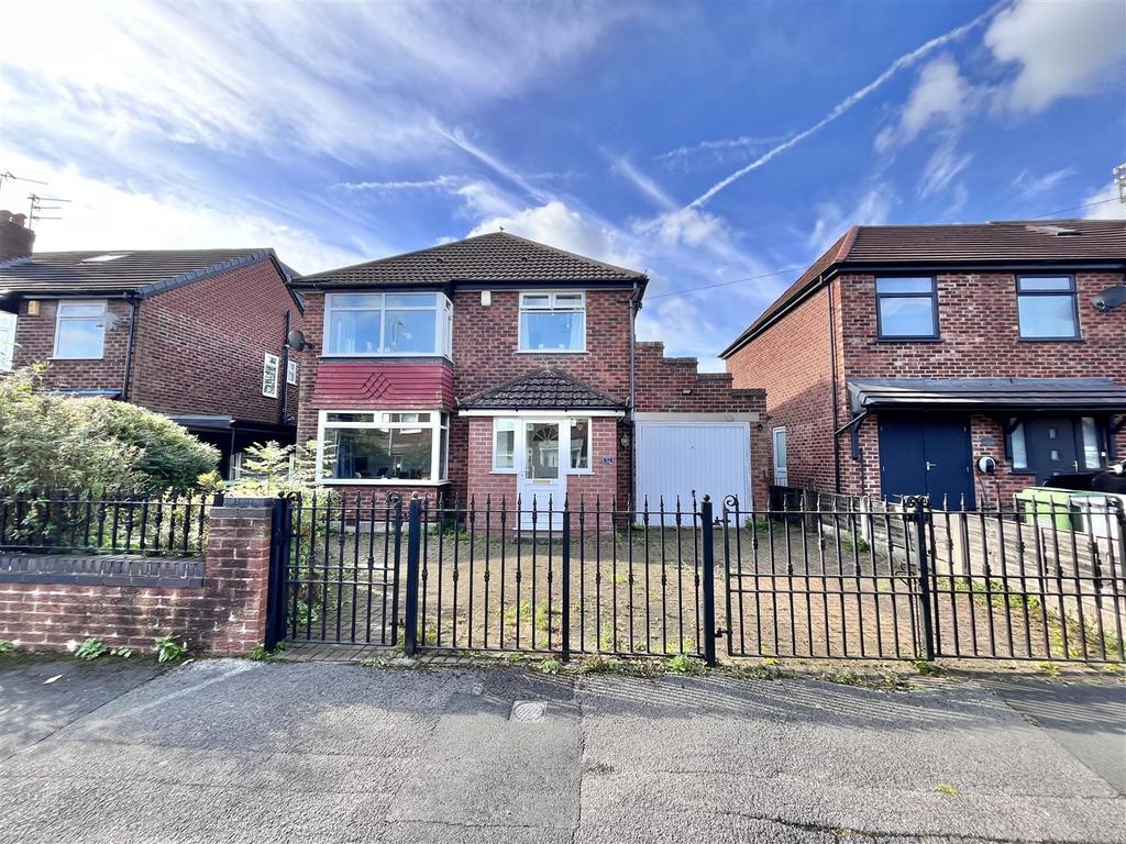 Irwin Drive, Handforth 3 bed detached house for sale - £399,950