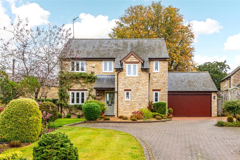 Scotts Corner, Westbury... 4 bed detached house - £550,000