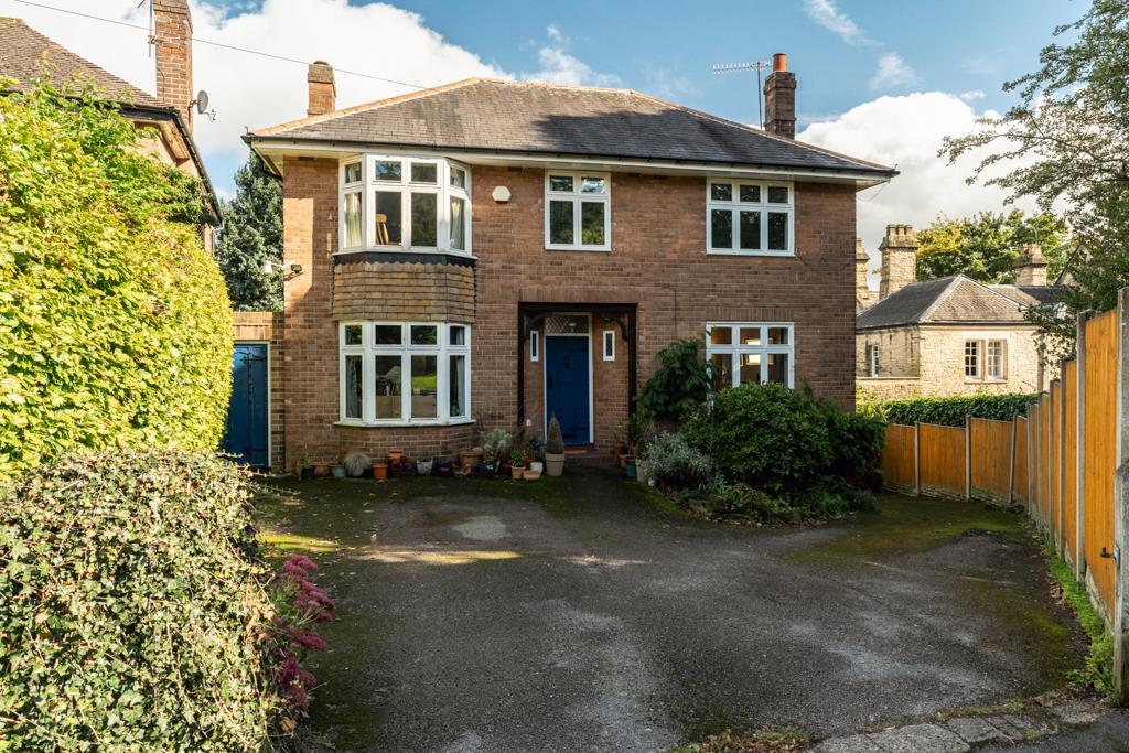 Button Hill, Sheffield 4 bed detached house - £675,000
