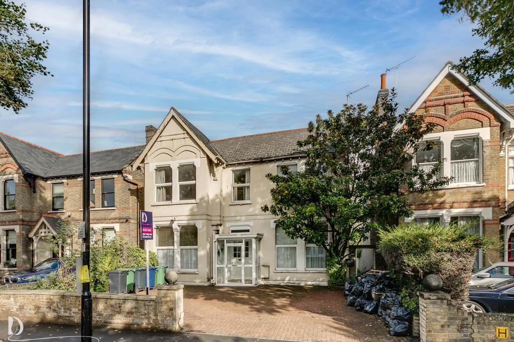 Gordon Road, London, W5 5 bed detached house for sale - £1,950,000