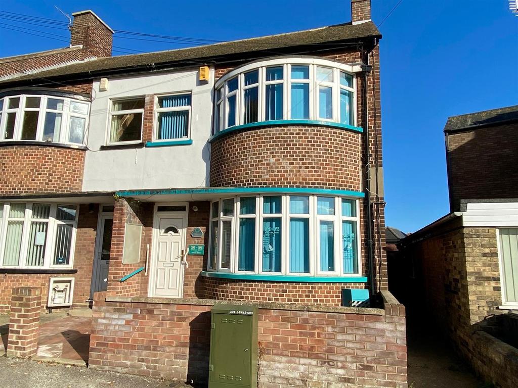 Alexandra Road, Lowestoft, Suffolk 3 bed terraced house for sale - £125,000