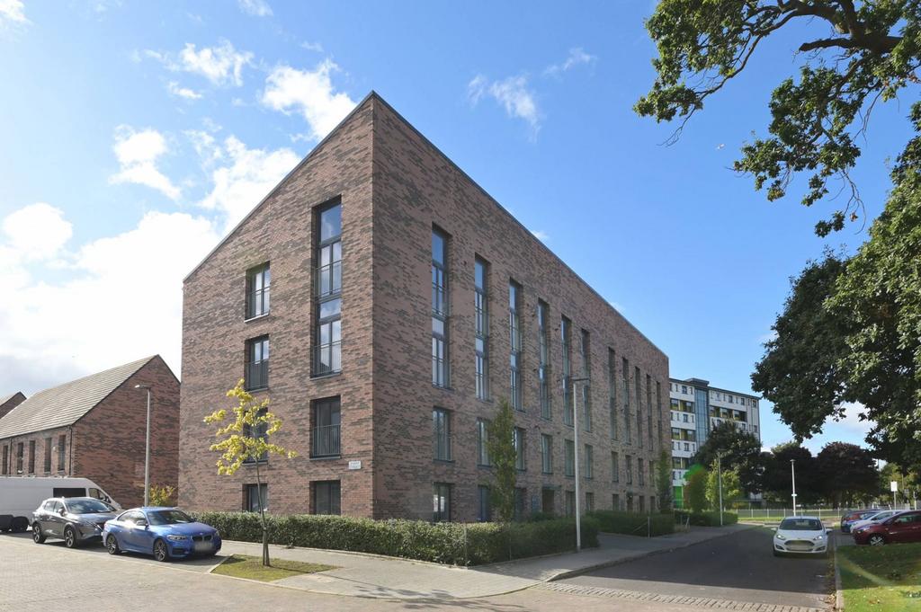 23/1 Muirhouse Parkway, Muirhouse... 2 bed ground floor flat - £180,000