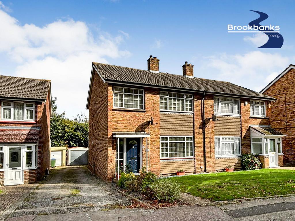 Hollytree Avenue, Swanley, BR8 3 bed semi-detached house - £400,000