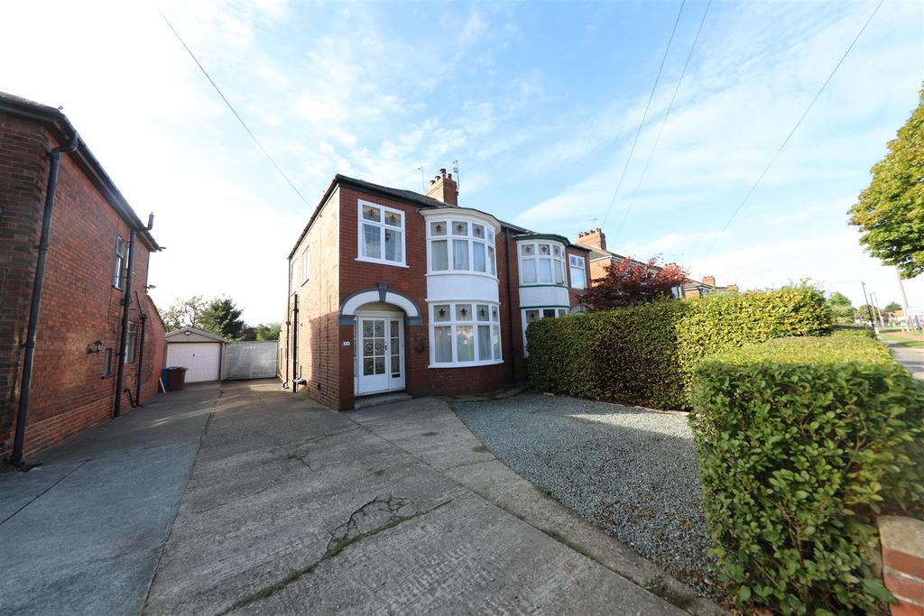 Sutton Road, Hull 3 bed semi-detached house - £170,000