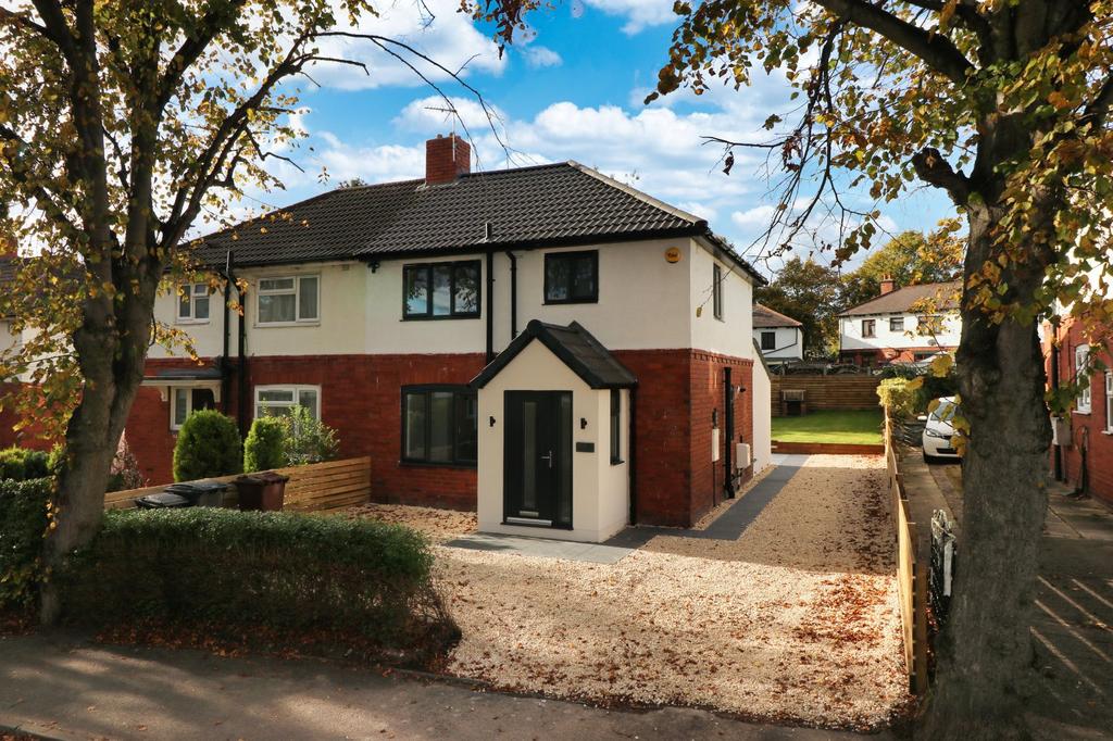 Broadgate Walk, Horsforth, Leeds... 3 bed semi-detached house - £350,000