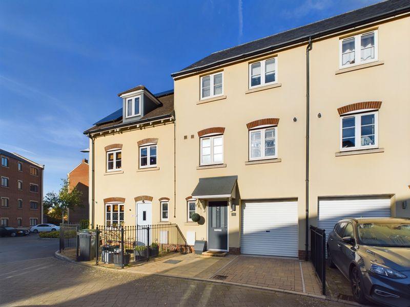Greenaways, Ebley Wharf, Stroud 3 bed terraced house for sale - £350,000
