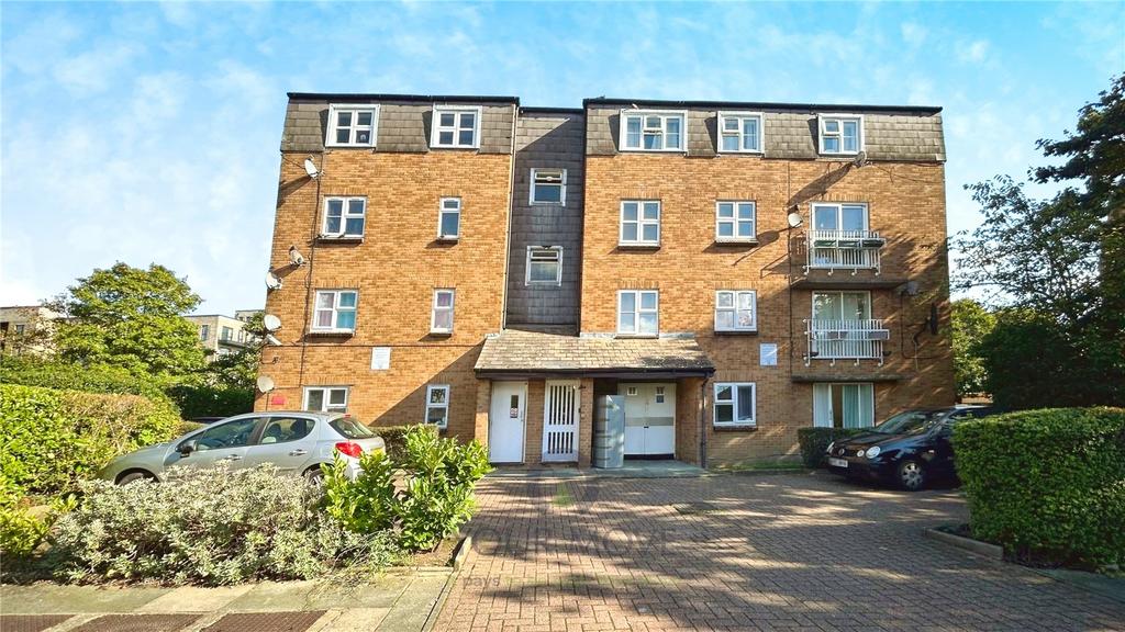 Garrick Drive, London SE28 1 bed flat to rent - £1,150 pcm (£265 pw)