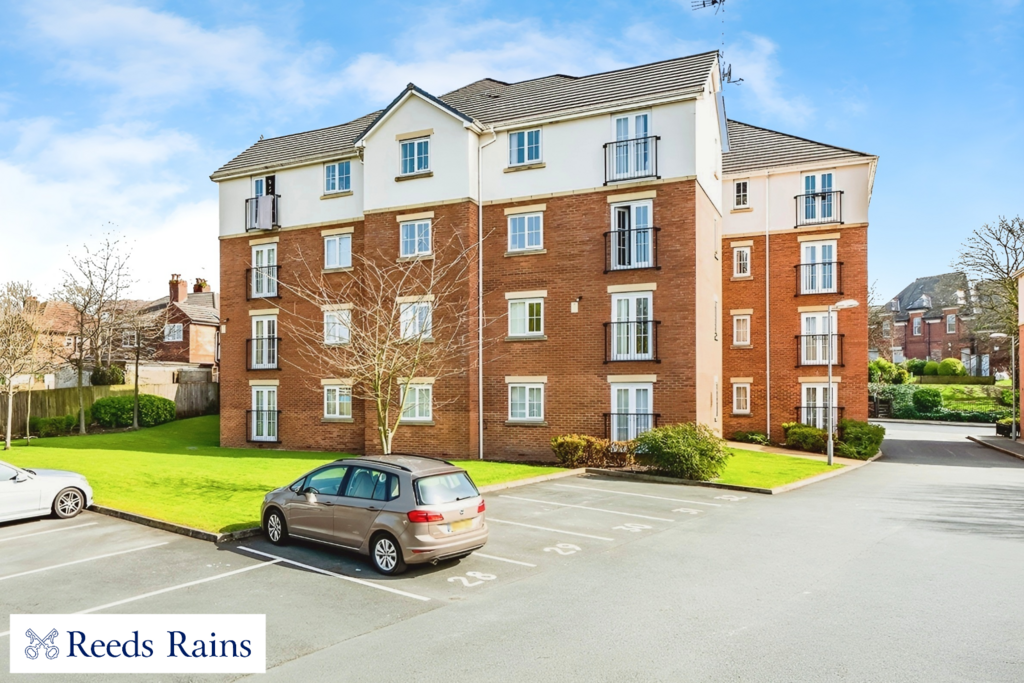 Langworthy Road, Salford M6 2 bed apartment - £900 pcm (£208 pw)